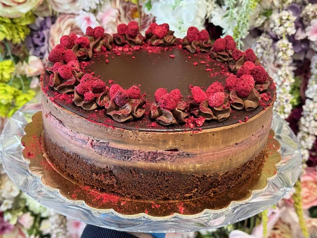 Čokoládovo malinová torta 2000 gr aj bez lepku aj bez laktózy - Torty Nitra